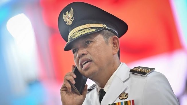 HARUSNYA DI SELURUH INDONESIA NIH..! Dedi Mulyadi Masukan Wajib Militer Dalam Kurikulum di SMA ...